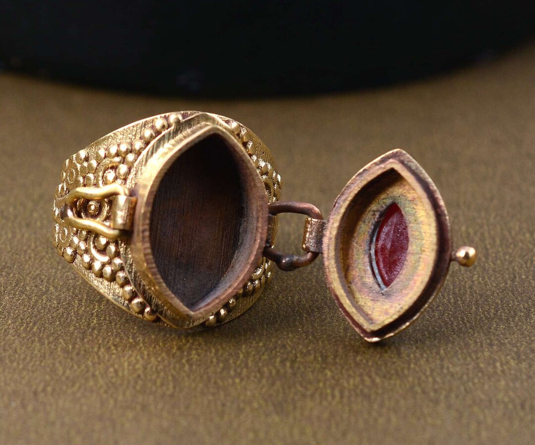 Garnet Poison Ring, Vintage Poison Ring, Openable Ring, Gold Box Ring ...