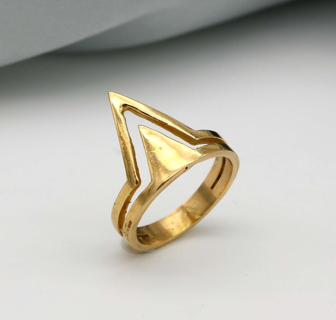 Dainty Gold Triangle Ring: Minimalist Geometric V Ring - Etsy