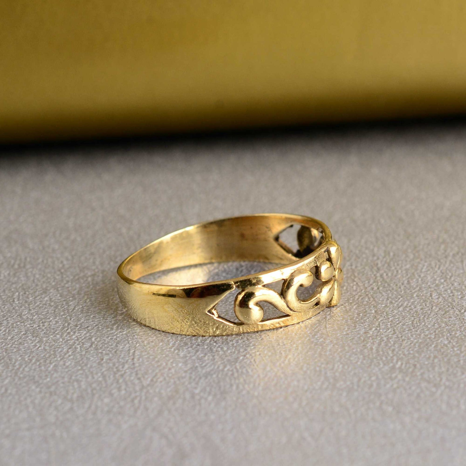 Gold Floral Eternity Band: Flower Power Ring - Etsy