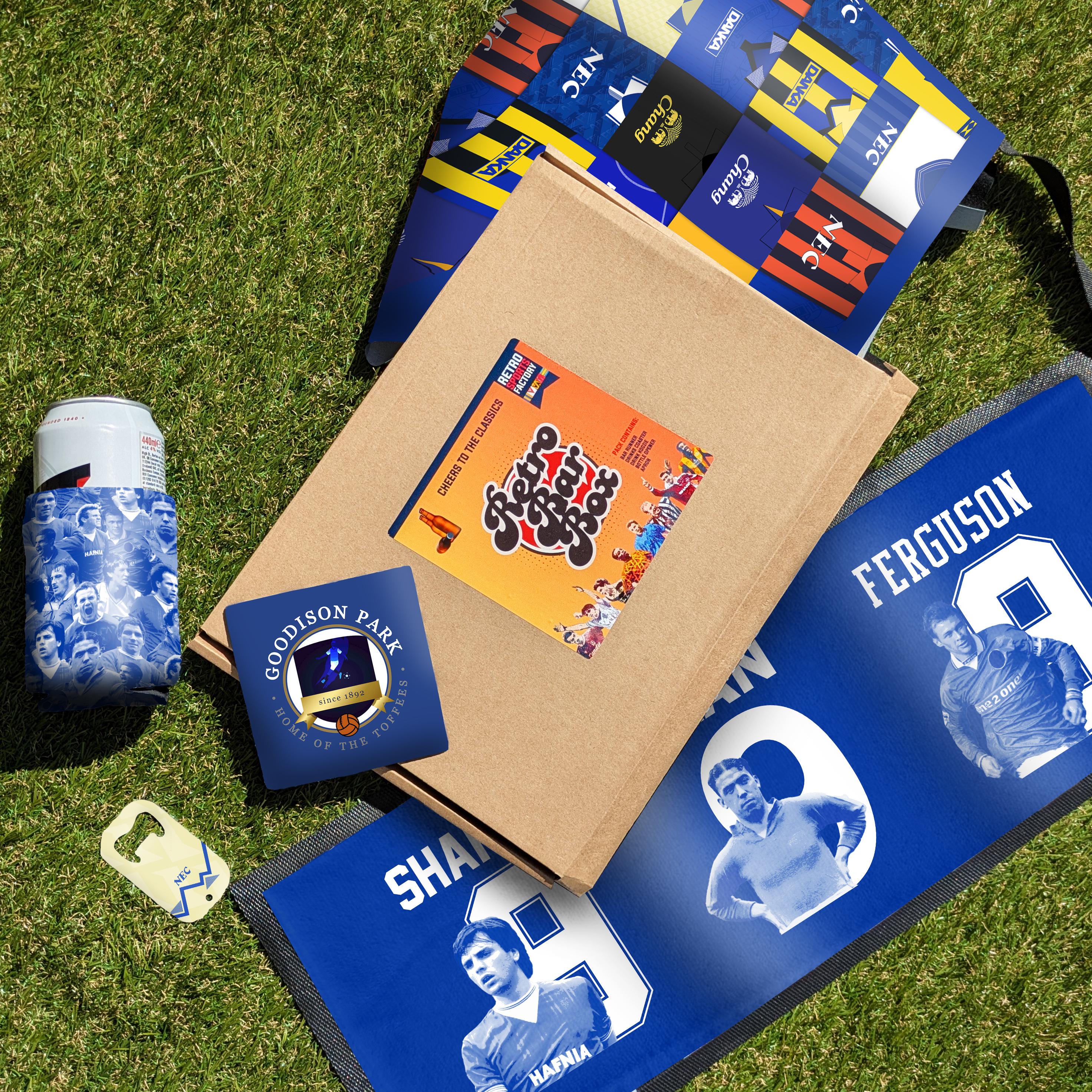 Everton - Retro Bar Box - the Perfect Time Capsule Gift Box for Footbal ...