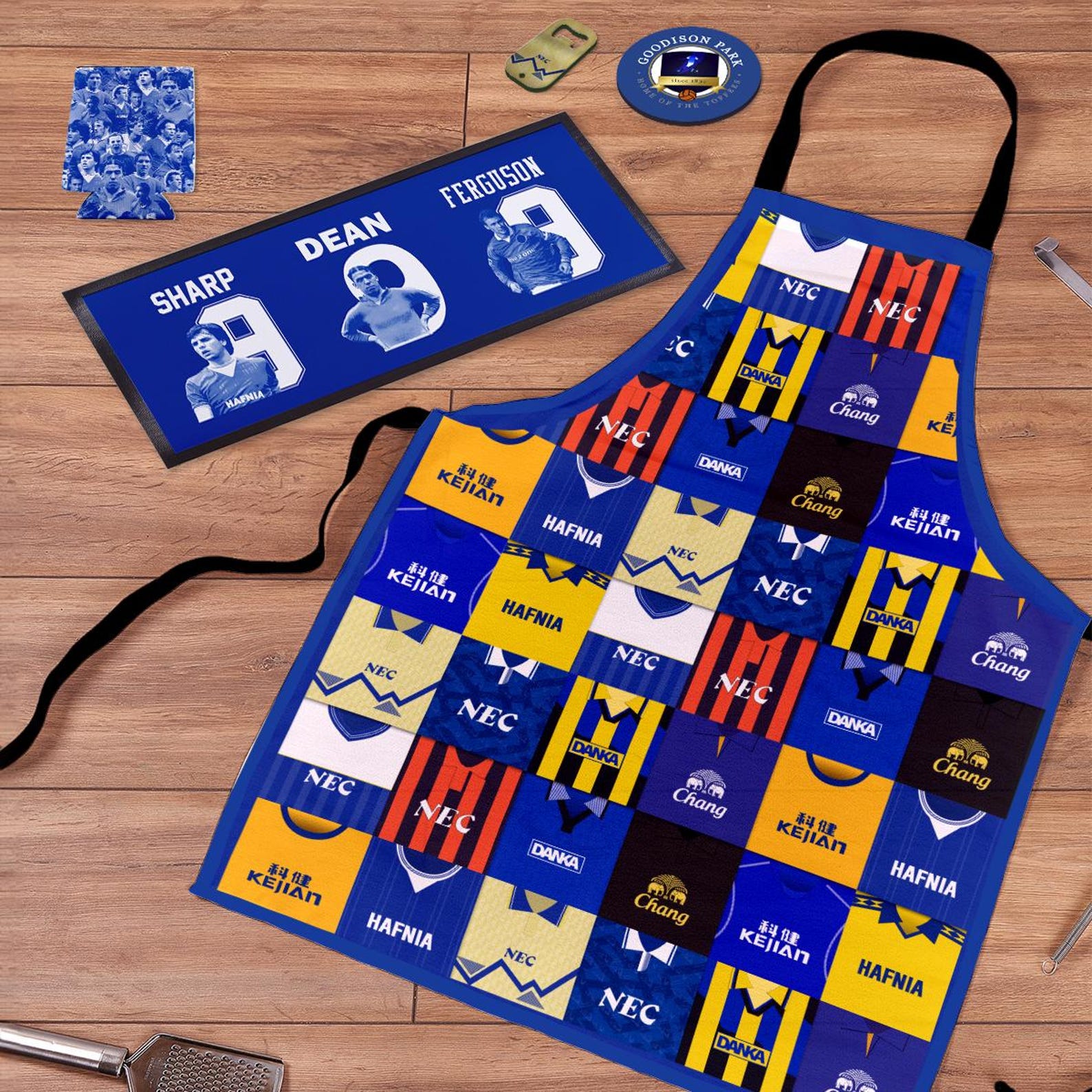 Everton - Retro Bar Box - the Perfect Time Capsule Gift Box for Footbal ...