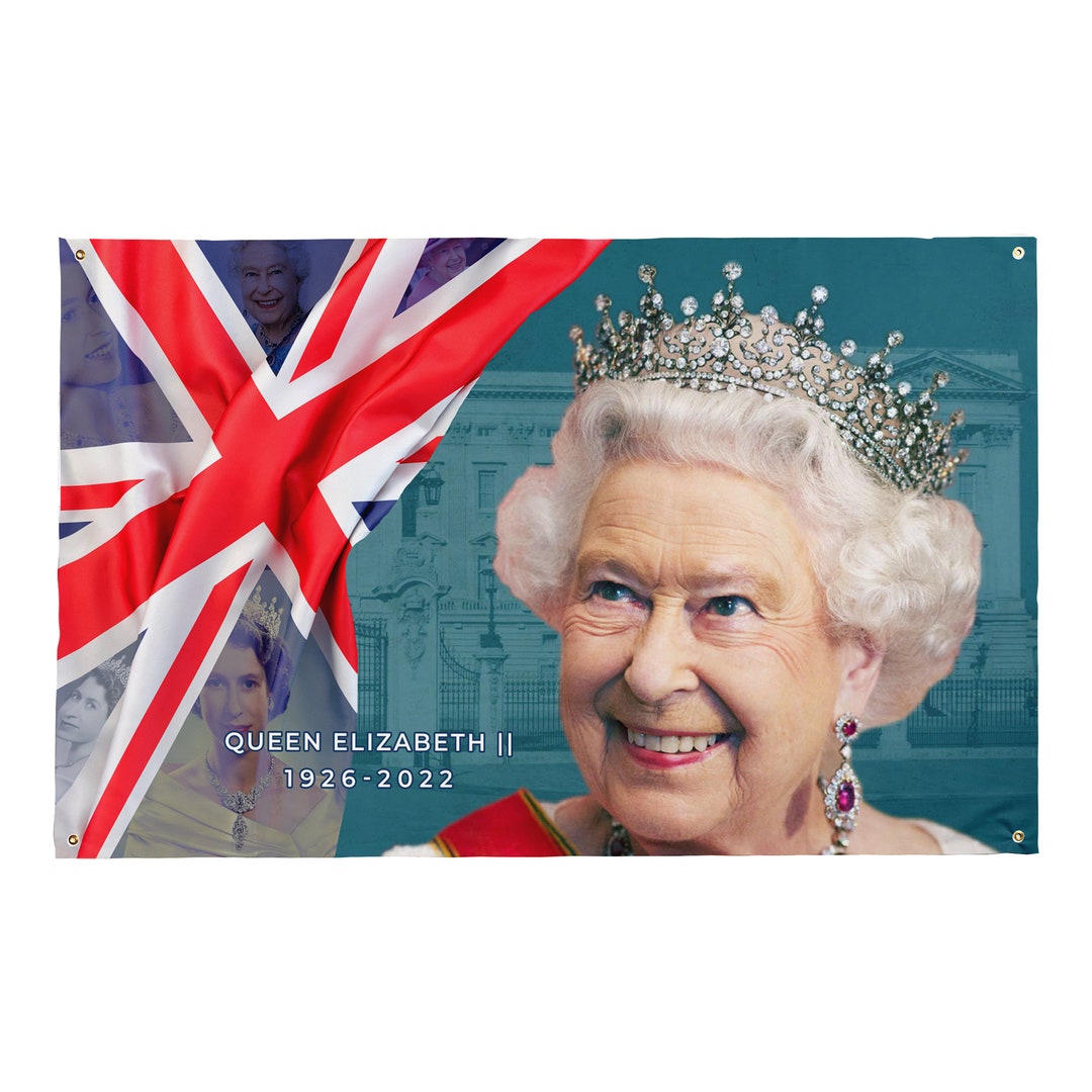 Queen Elizabeth II Commemorative - Queens Portrait Buckingham Palace ...