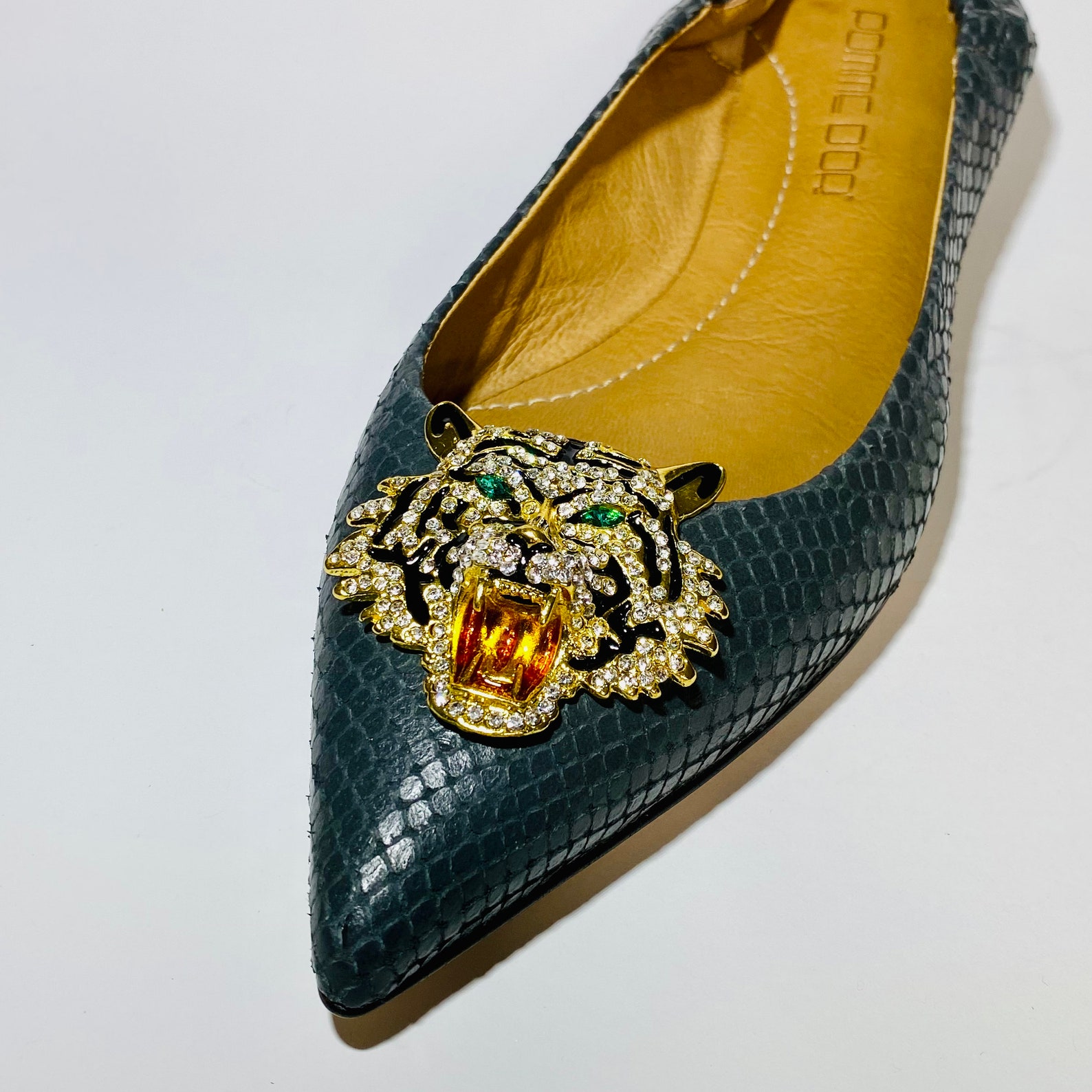 Tiger Shoe Clips “eschnapur” – Rhinestone Tiger Head Shoe Clips ...