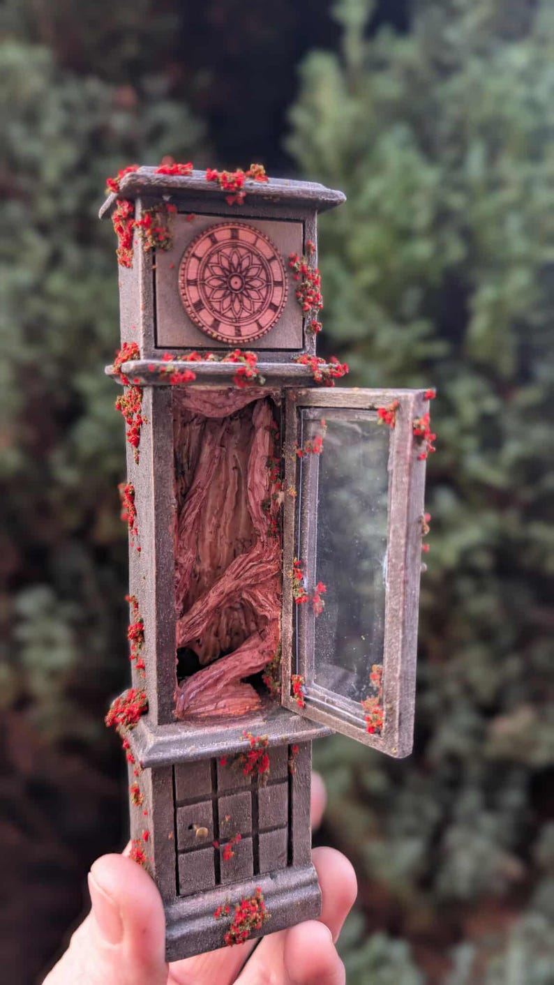 The Vecna Clock -stranger Things Inspired - OOAK Handmade Spooky Scene ...