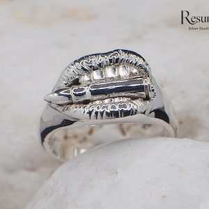 Sexy Lips Bite Bullet Ring | Etsy
