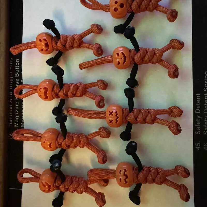 Paracord Buddy - Etsy