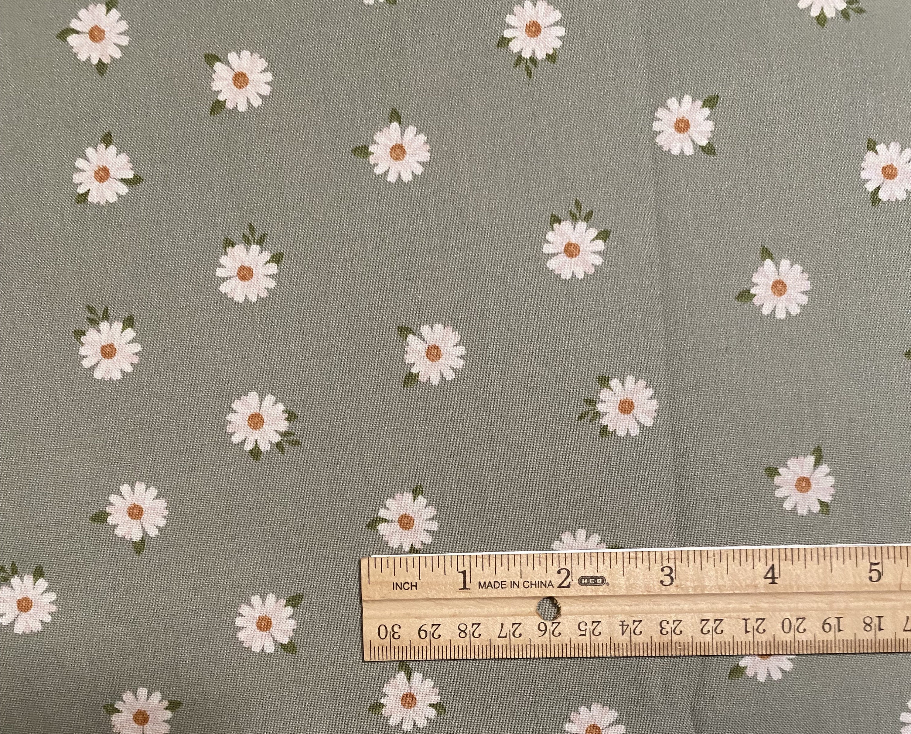 Sage Green Daisy Fabric, 100% Cotton Calico, Floral Quilting Fabric - Etsy
