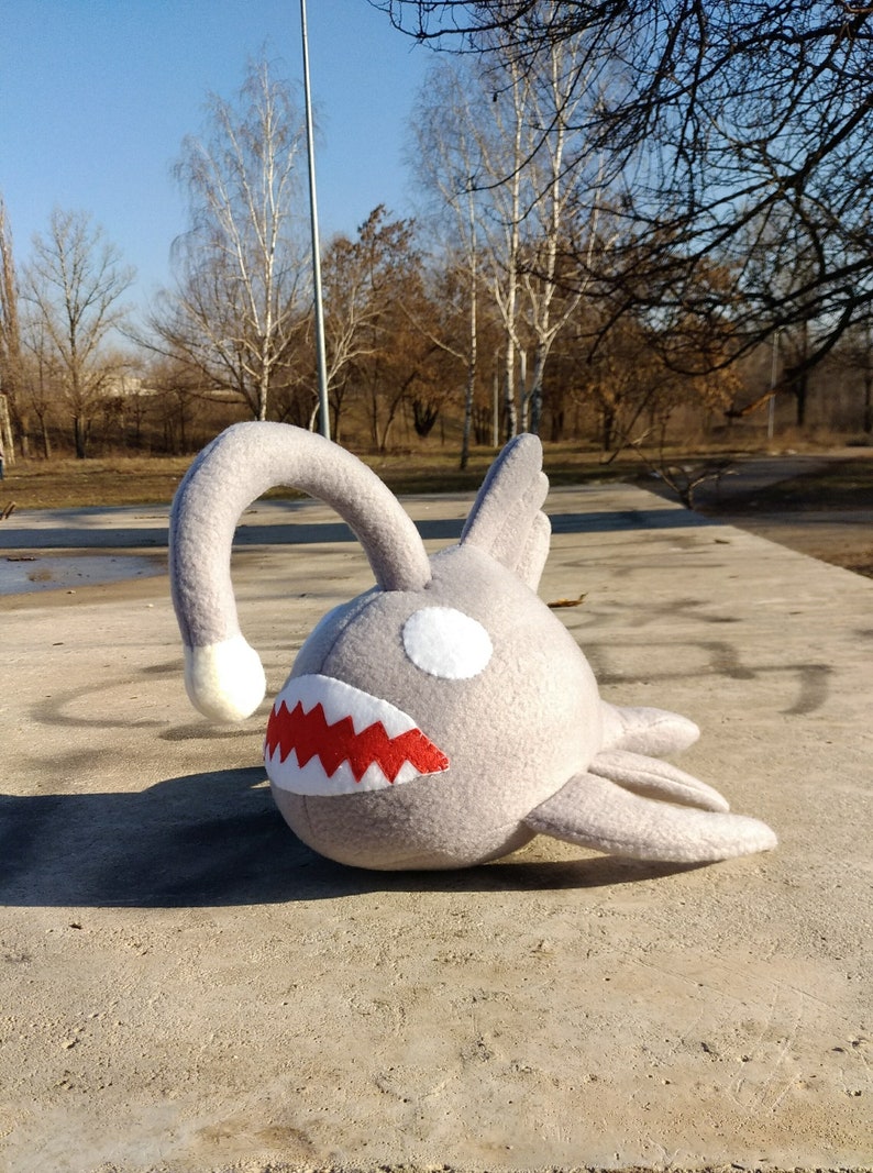 that-s-no-moon-plush-inspired-by-trevor-henderson-soft-toy-plushie