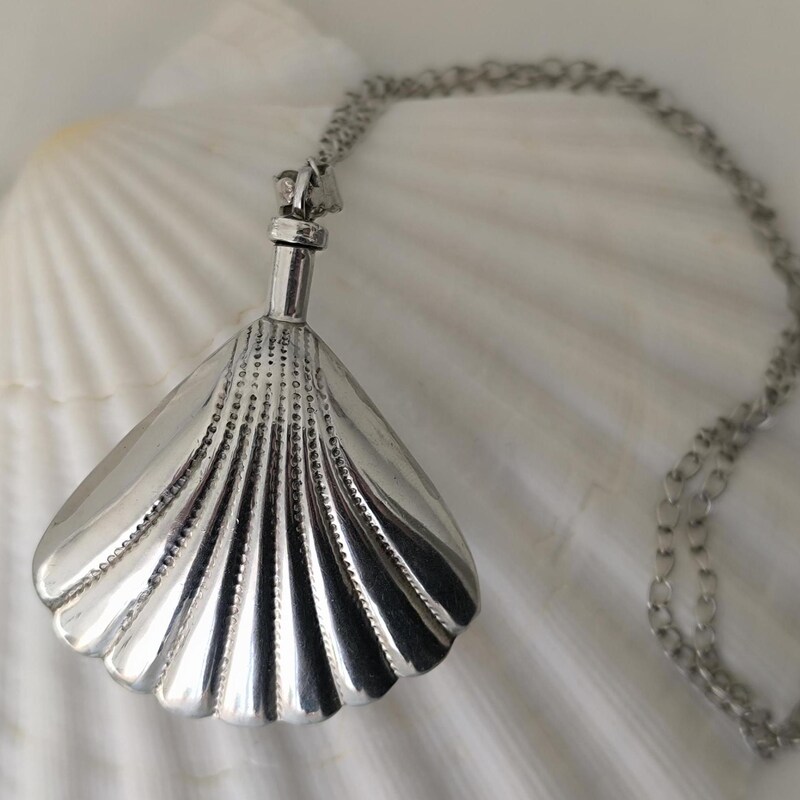 Snuff Bottle Necklace - Etsy