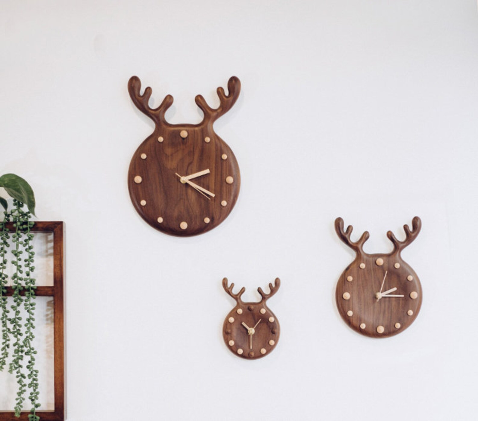 Deer Antlers Wooden Clock Black Walnut/white Wax Wood Clock - Etsy