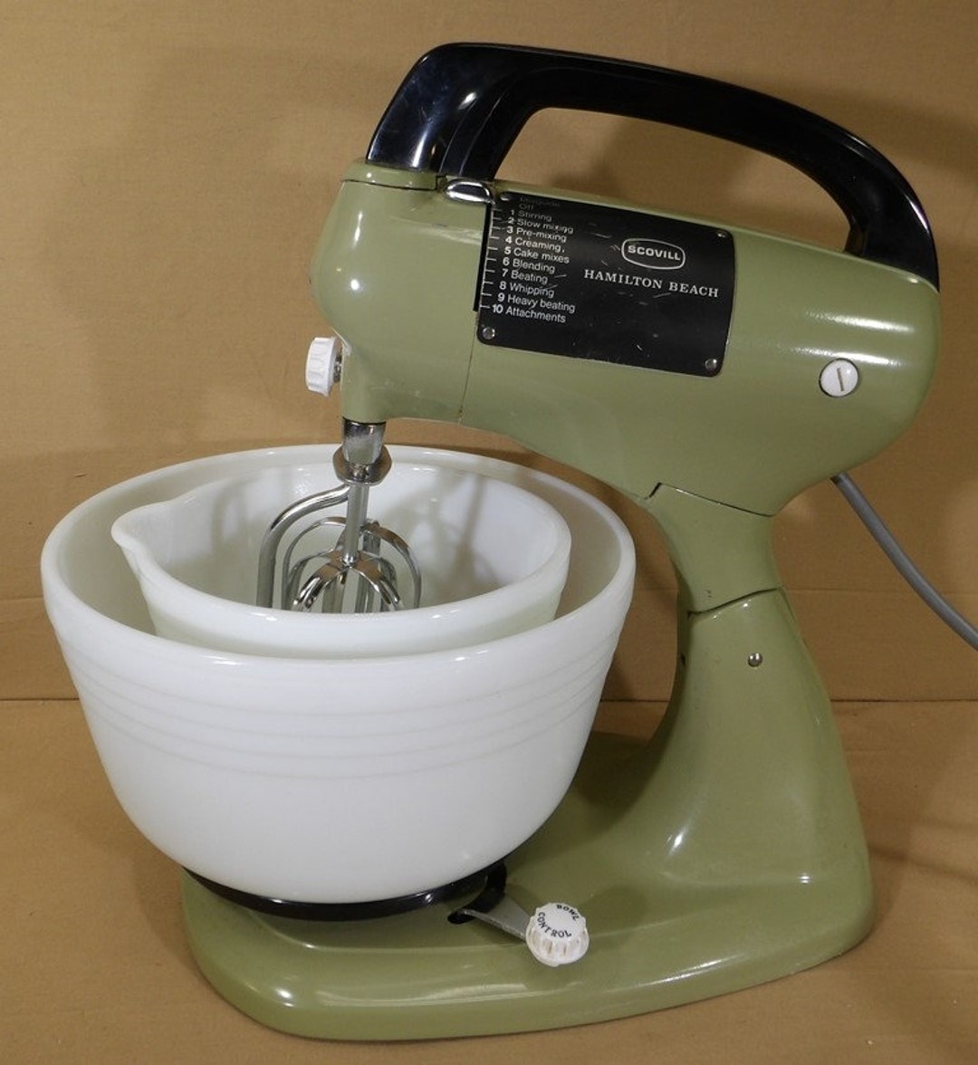 Vintage Scovill Hamilton Beach Mixer Avocado Green Model 30 & 2 Pyrex ...