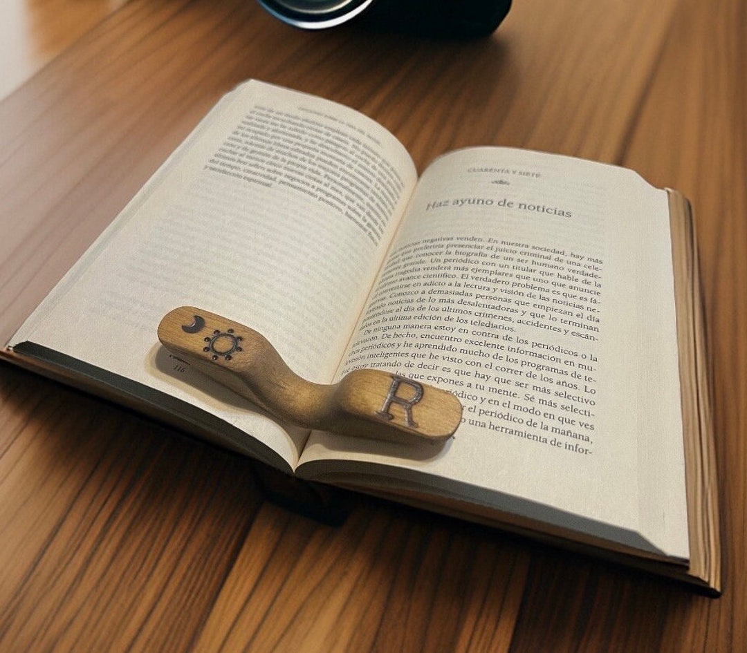 Personalized Book Page Holder, Gift Custom, Gift for Her, Book Whore ...