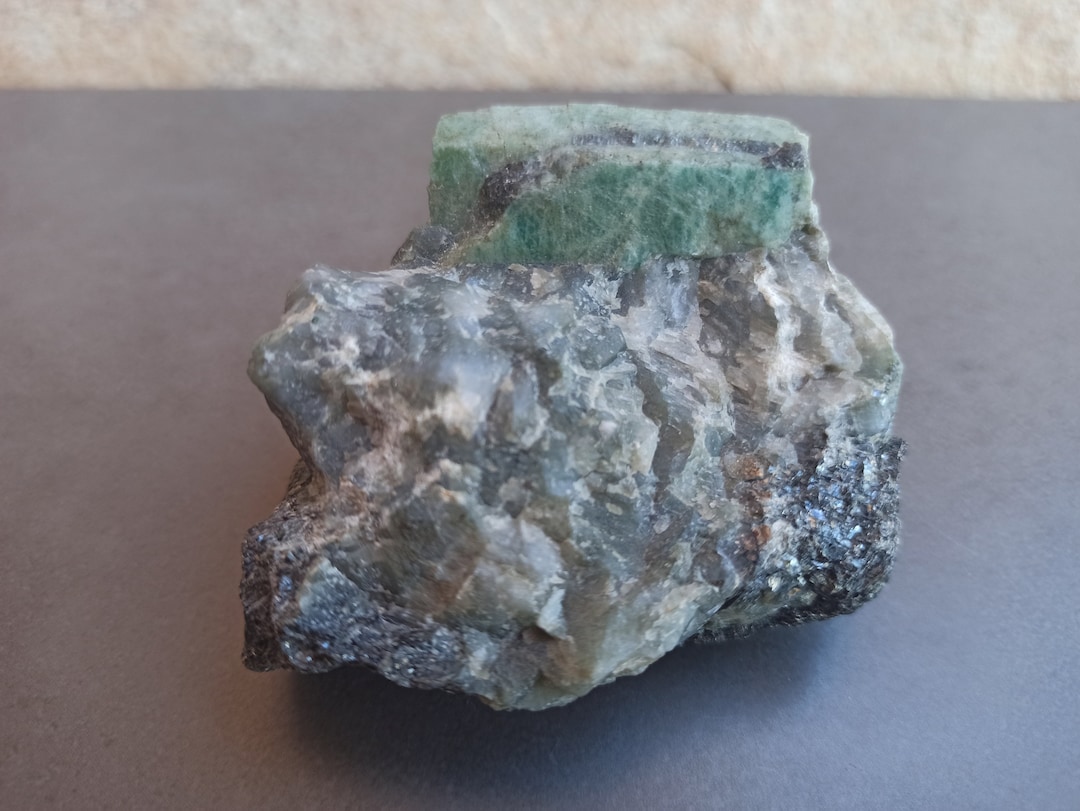 Natural Raw Emerald Mineral, Raw Emerald, Raw Emerald Stone, Rough ...