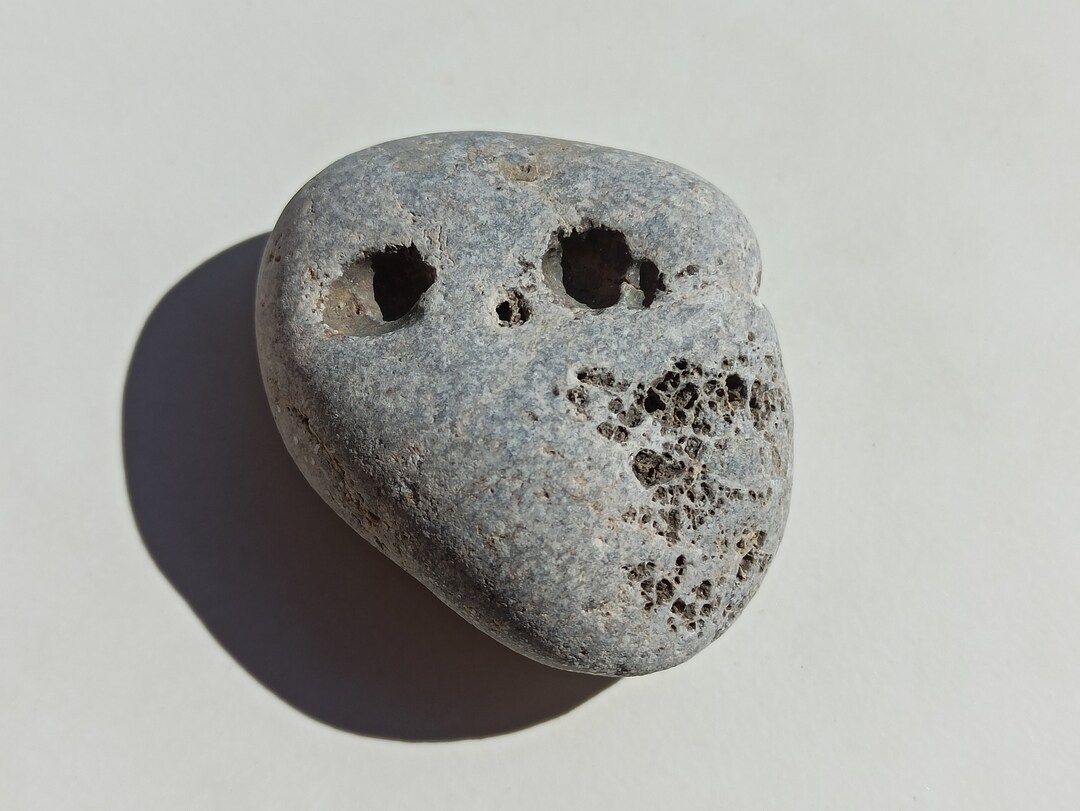 Beach Stone Face, Head Stone, Stone Face, Sea Stone With A Face ...