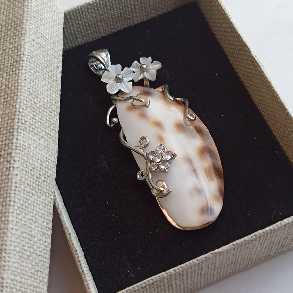 Sea Shell Pendant - Etsy