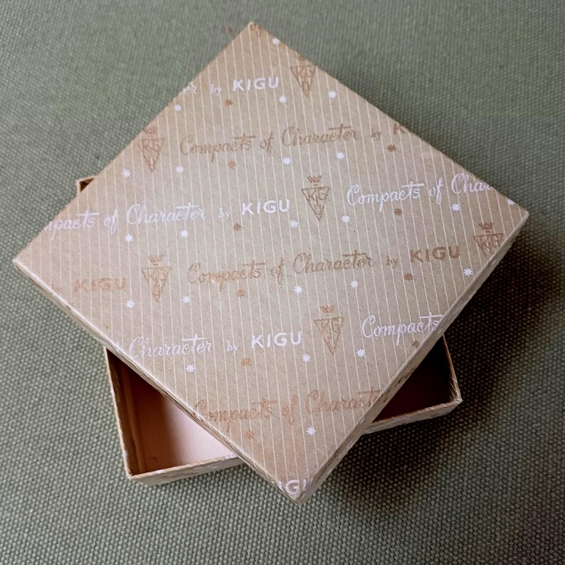 KIGU Vintage Powder Compact: 1950s Roses and Lace Design Please Note UK ...