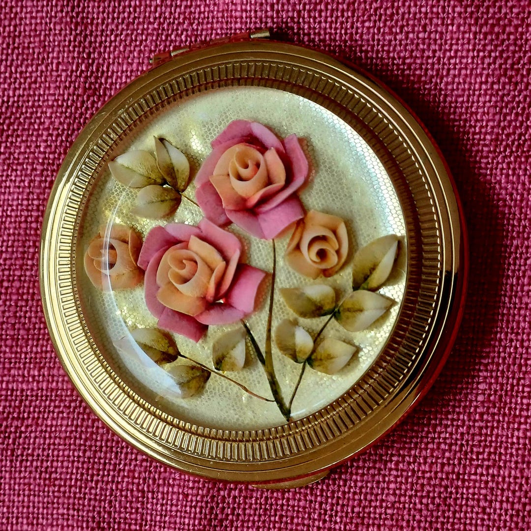 KIGU Vintage Compact, Lucite Compact, Flowers Compact, Roses Compact ...