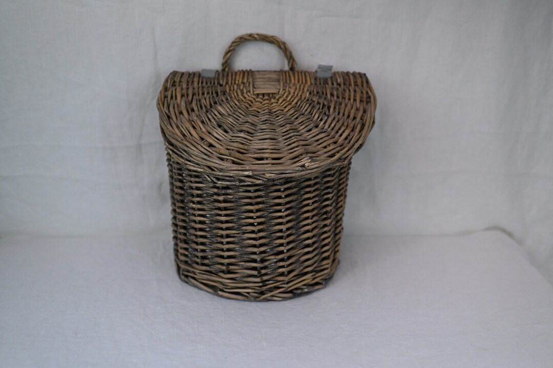 Vintage Flat Back Wall Basket With Lid - Etsy