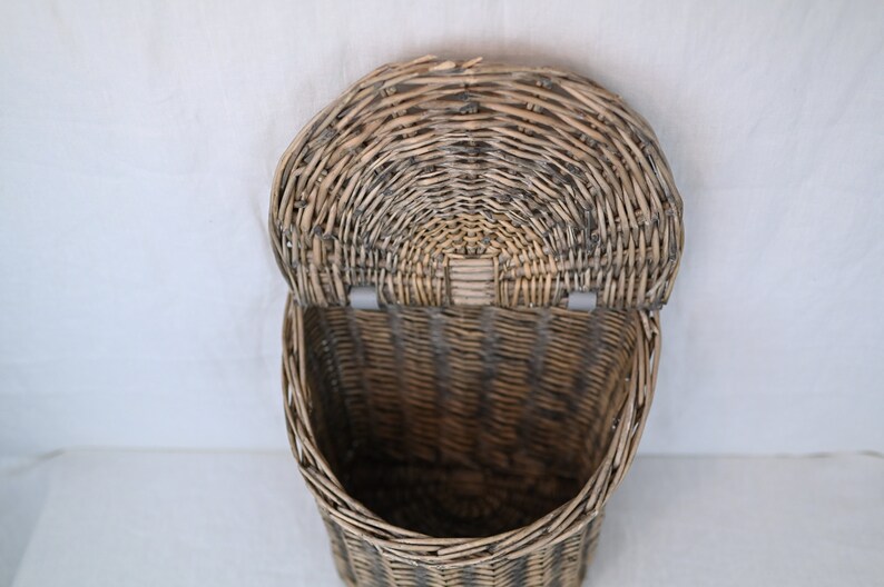 Vintage Flat Back Wall Basket With Lid - Etsy