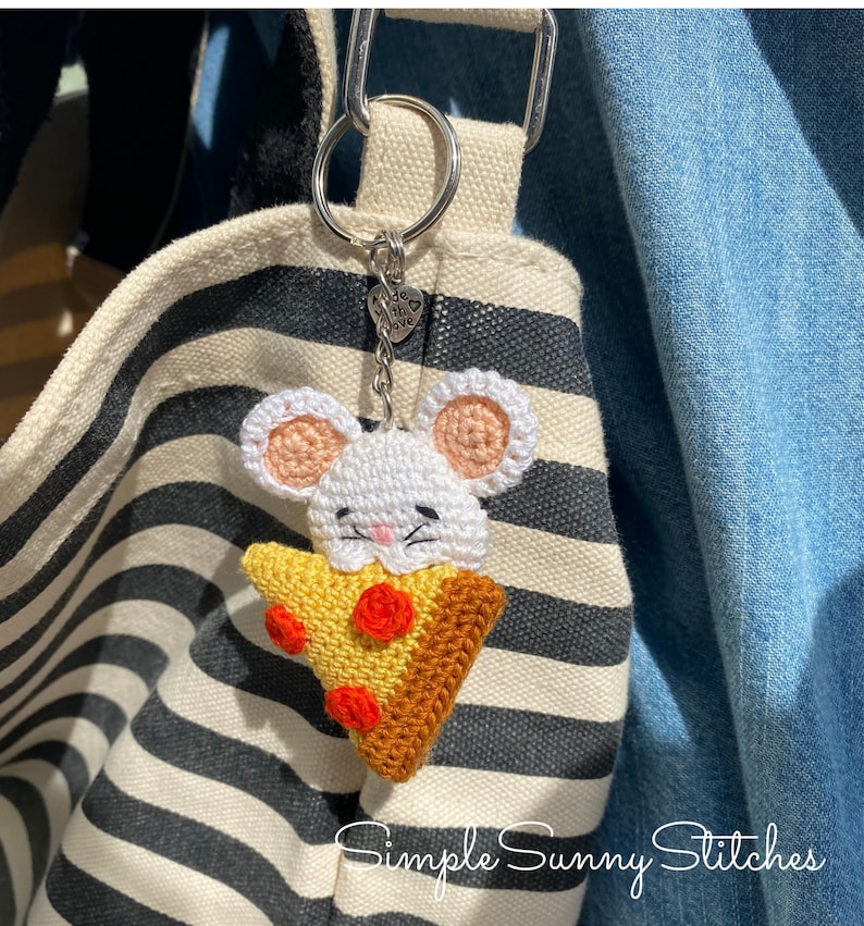 Mouse Eating Pizza Keychain Crochet Pattern PDF File - Etsy