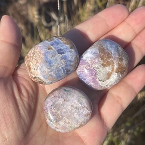 Hackmanite Fluorescent Tumbles UV Reactive Polished Tumbles - Etsy