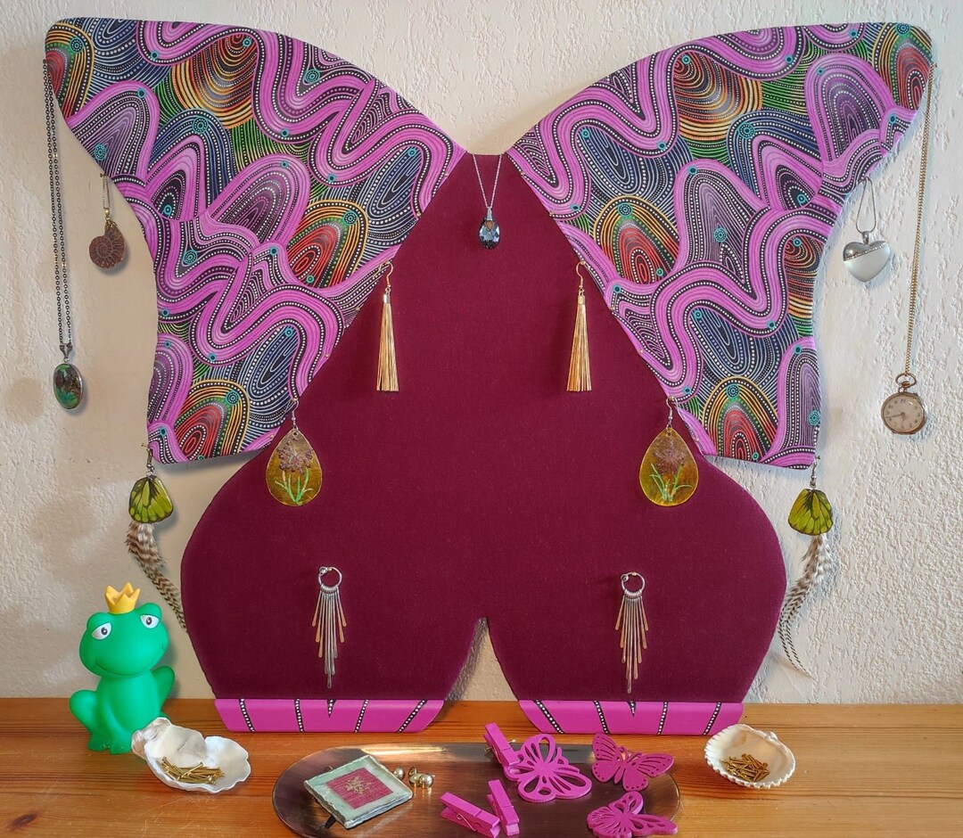 Jewelry Display Steven Presents Frame Photos Painting Artisanal in Cork ...