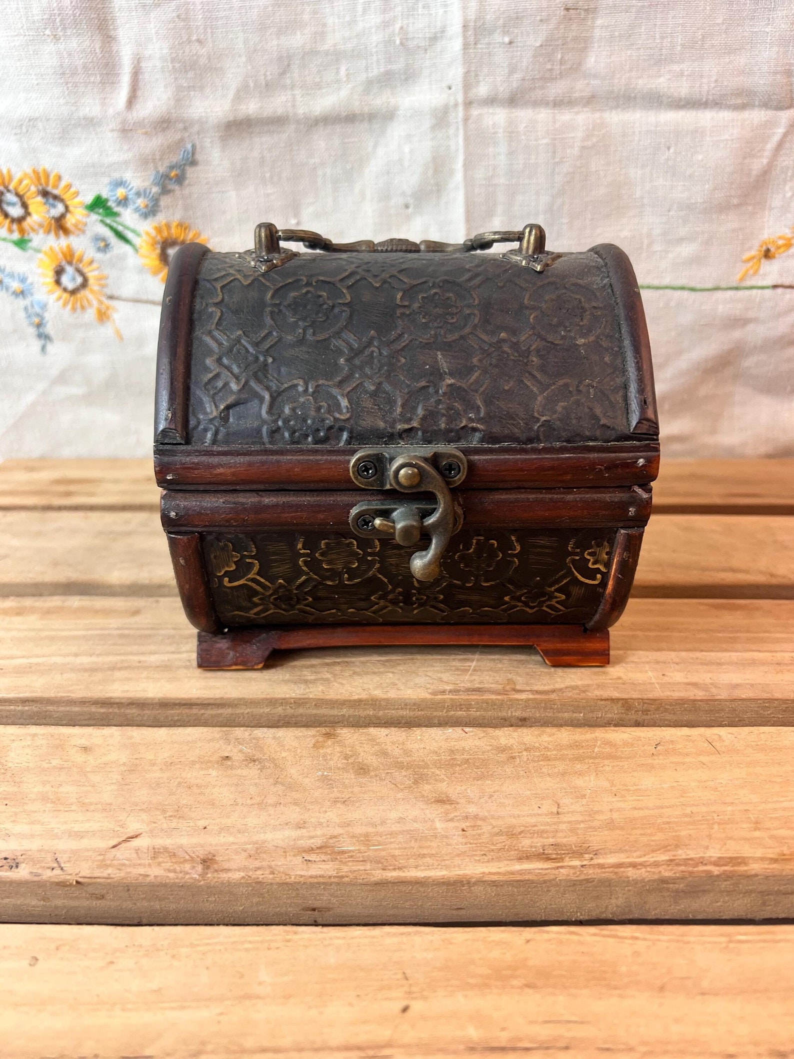 Small Vintage Storage Wooden Trinket Box With Brass Lockhammered Metal ...