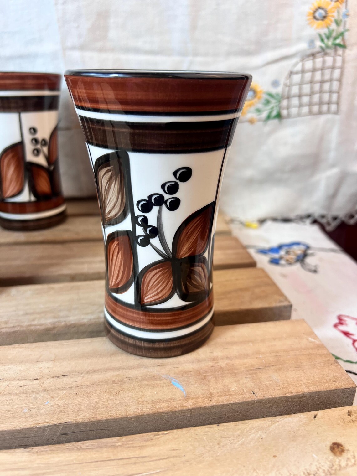 Hawaii Designs Set of 7 Pottery Mugs With Matching Round Serving Tray ...