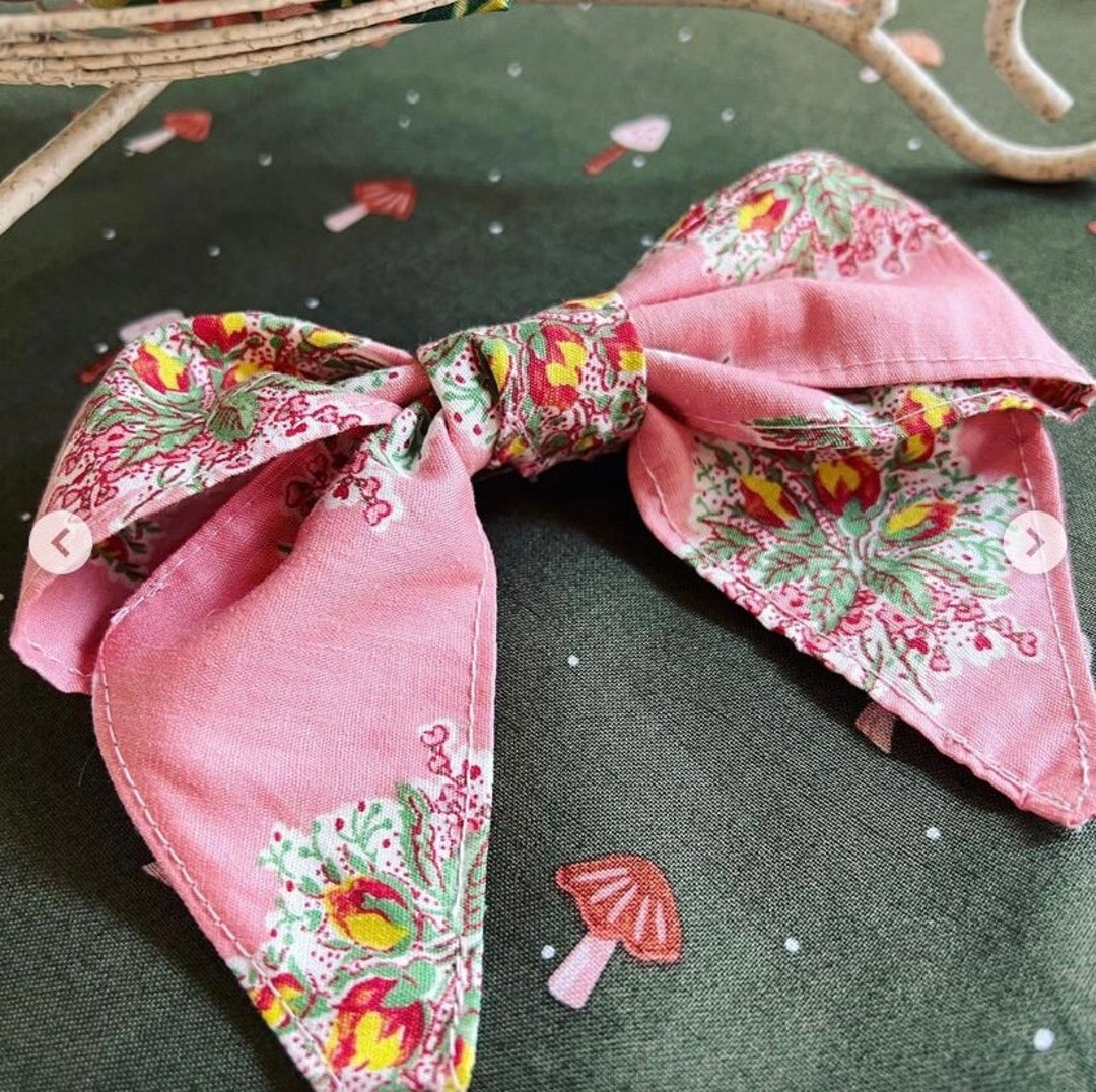 Handmade Pink Floral Hairbow Vintage Reclaimed Fabric Fable Bow ...
