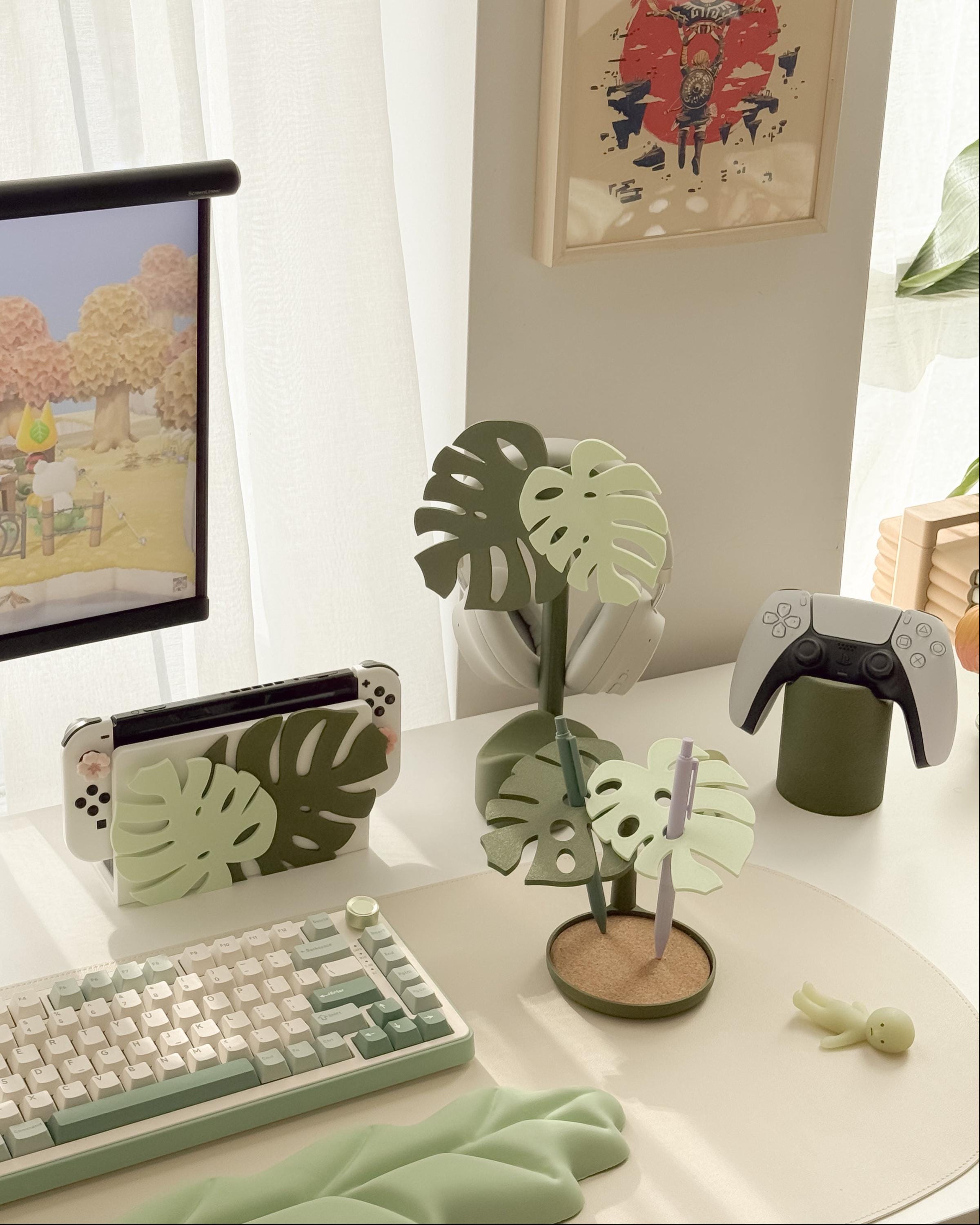 Monstera Pen Holder: Two-tone Green Cozy Desk Organizer - Etsy