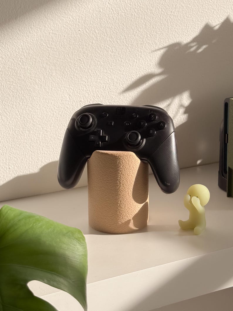 Minimalist Controller Holder + Headphone Stand – Designed for Gamers ...