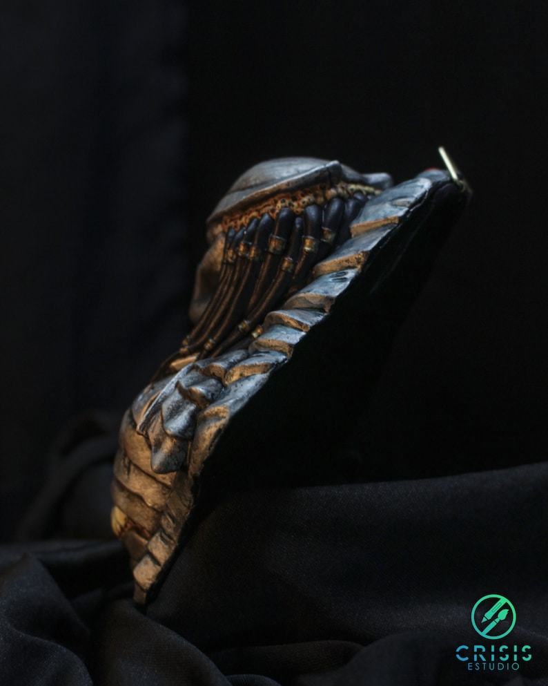 PREDATOR RESIN FIGURE wall Hanging - Etsy