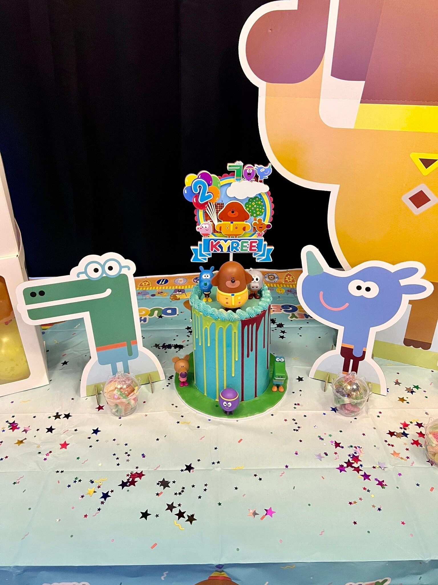 Hey Duggee Cake - Etsy