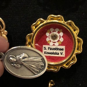 Divine Mercy Relic Medal Pack - Third Class Relic Holy Card & Medal ...