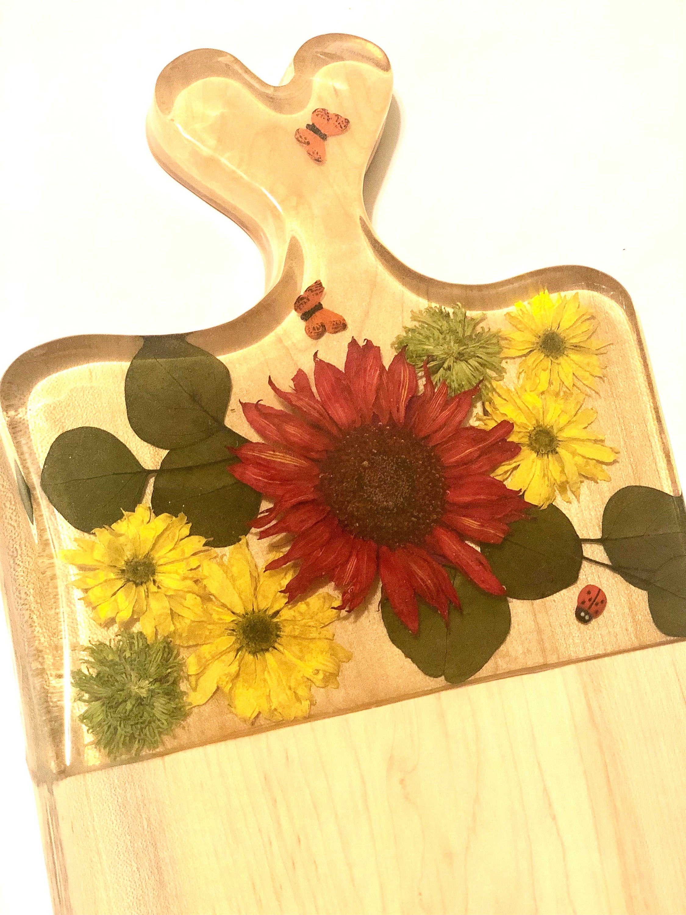 Resin Red Sunflower Cutting Board Maple Dried Flower Charcuterie Board ...