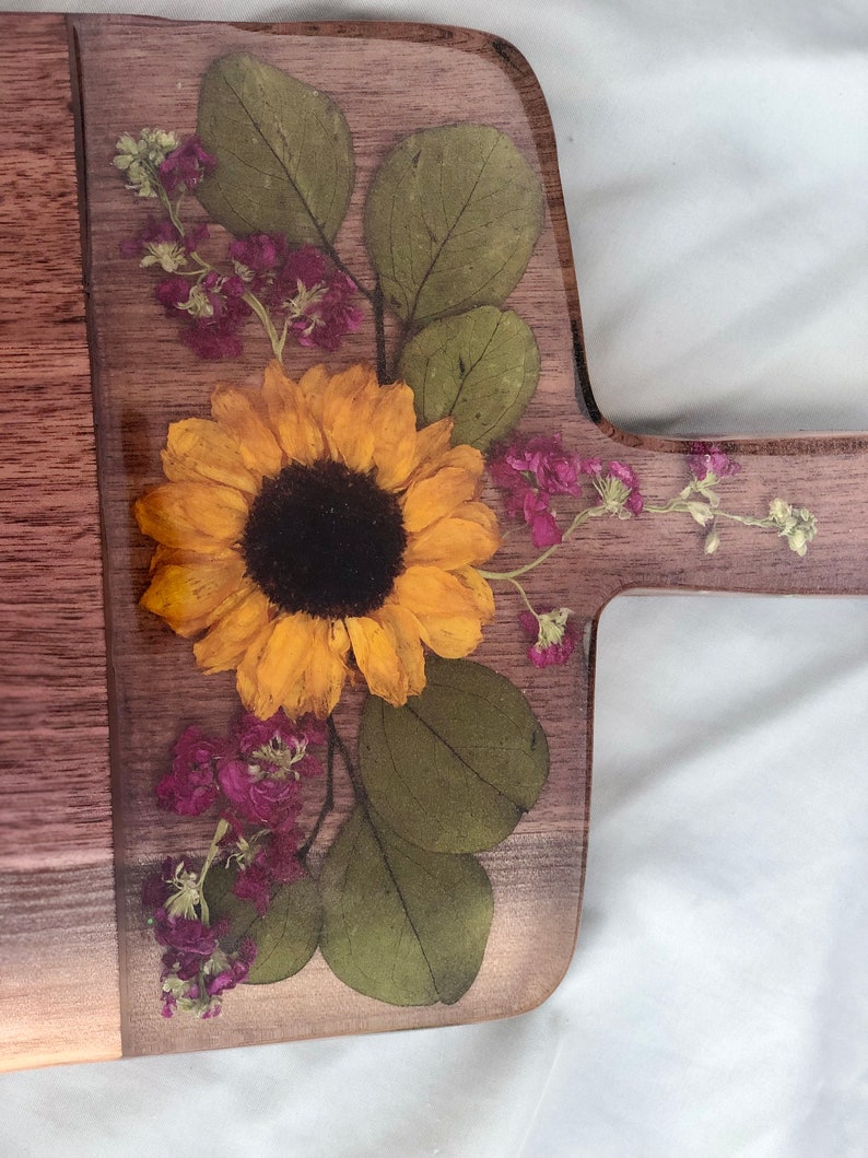 Resin Flower Cutting Board Dried Flower Charcuterie Board Kitchen Decor ...