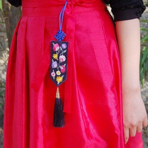 Norigae, Beautiful Korean Traditional Knot Hanbok Accessory, Flower ...