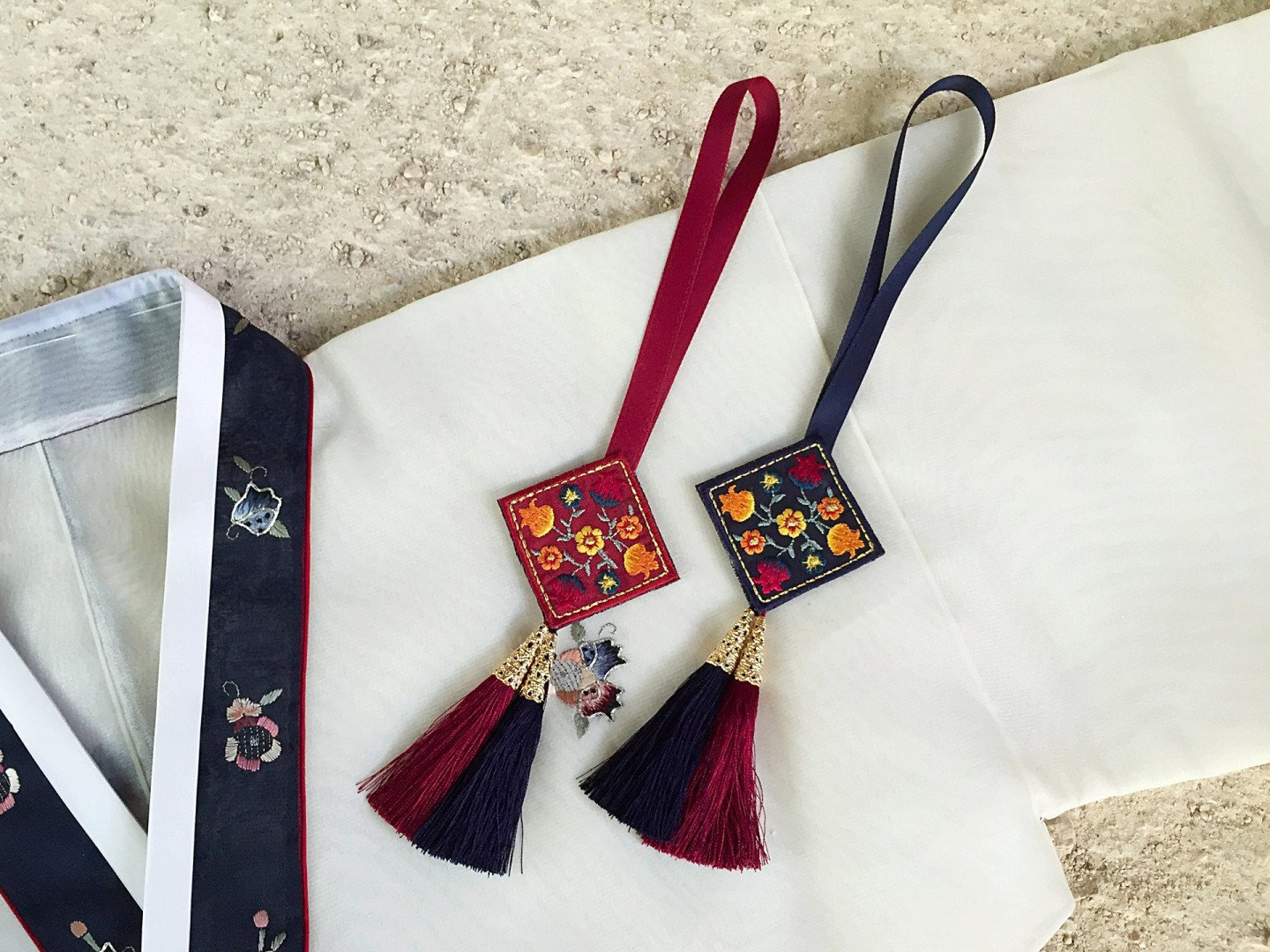 Norigae, Beautiful Korean Traditional Hanbok Accessory, Flower ...