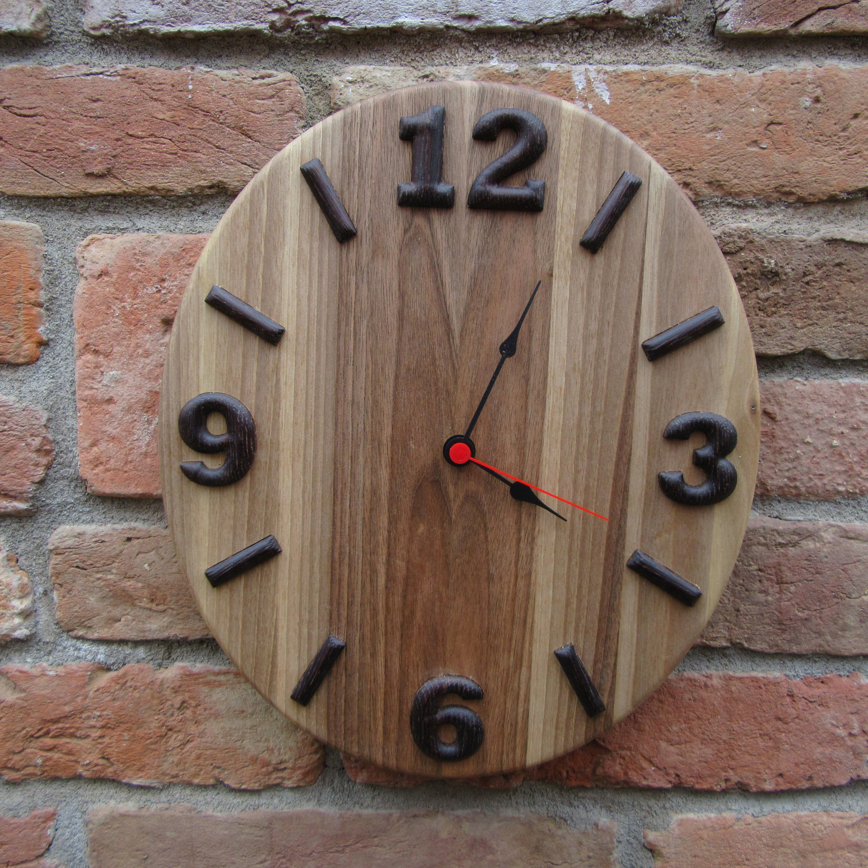 Reloj de pared de madera, madera maciza. Madera natural, decoración del ...
