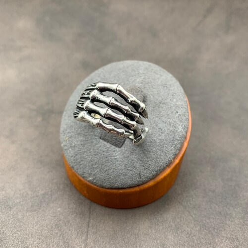 Vintage 925 Sterling Silver Skeleton Hand Ring - Etsy
