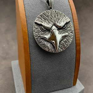 925 Sterling Silver Eagle Pendant & Chain. Round Eagle Head Medallion ...