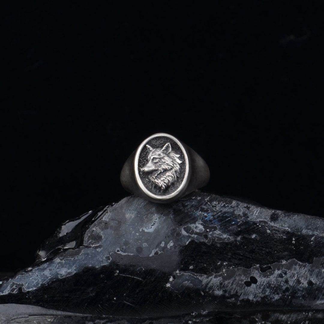 925 Sterling Silver Wolf Head for Men. Oxidized Silver Oval Signet Ring ...