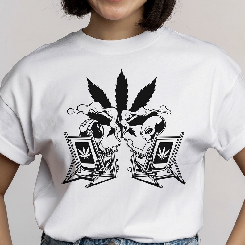 Alien Chill Smoking SVG File Smoking Alien Svg Alien Smoking - Etsy