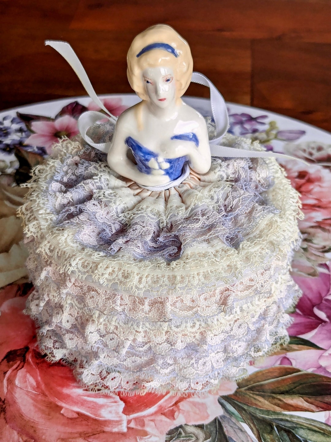 Vintage Porcelain Figural Half Lady Victorian Lace Powder Puff Box ...