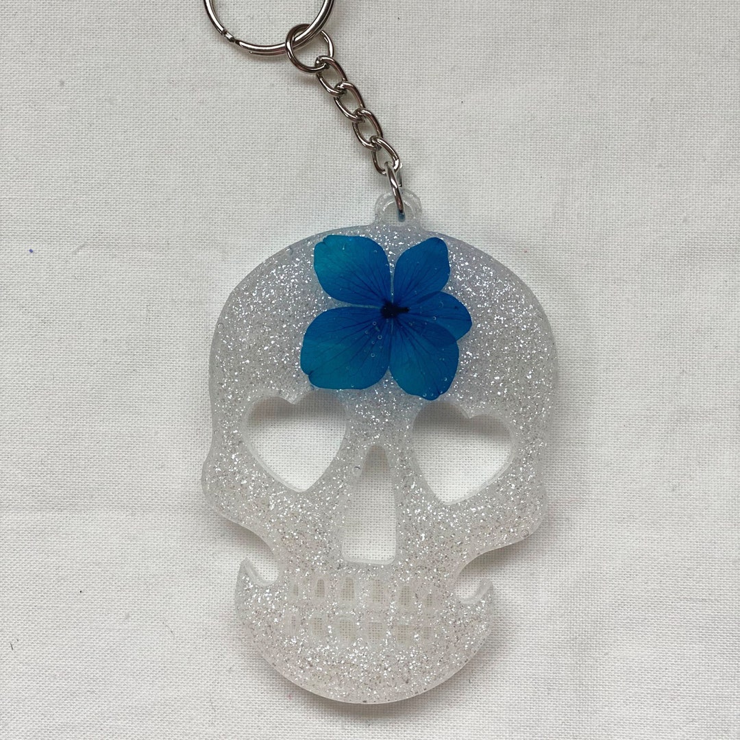 Skull Keychain Blue Flower Feminine Goth Aesthetic Resin Keychain - Etsy