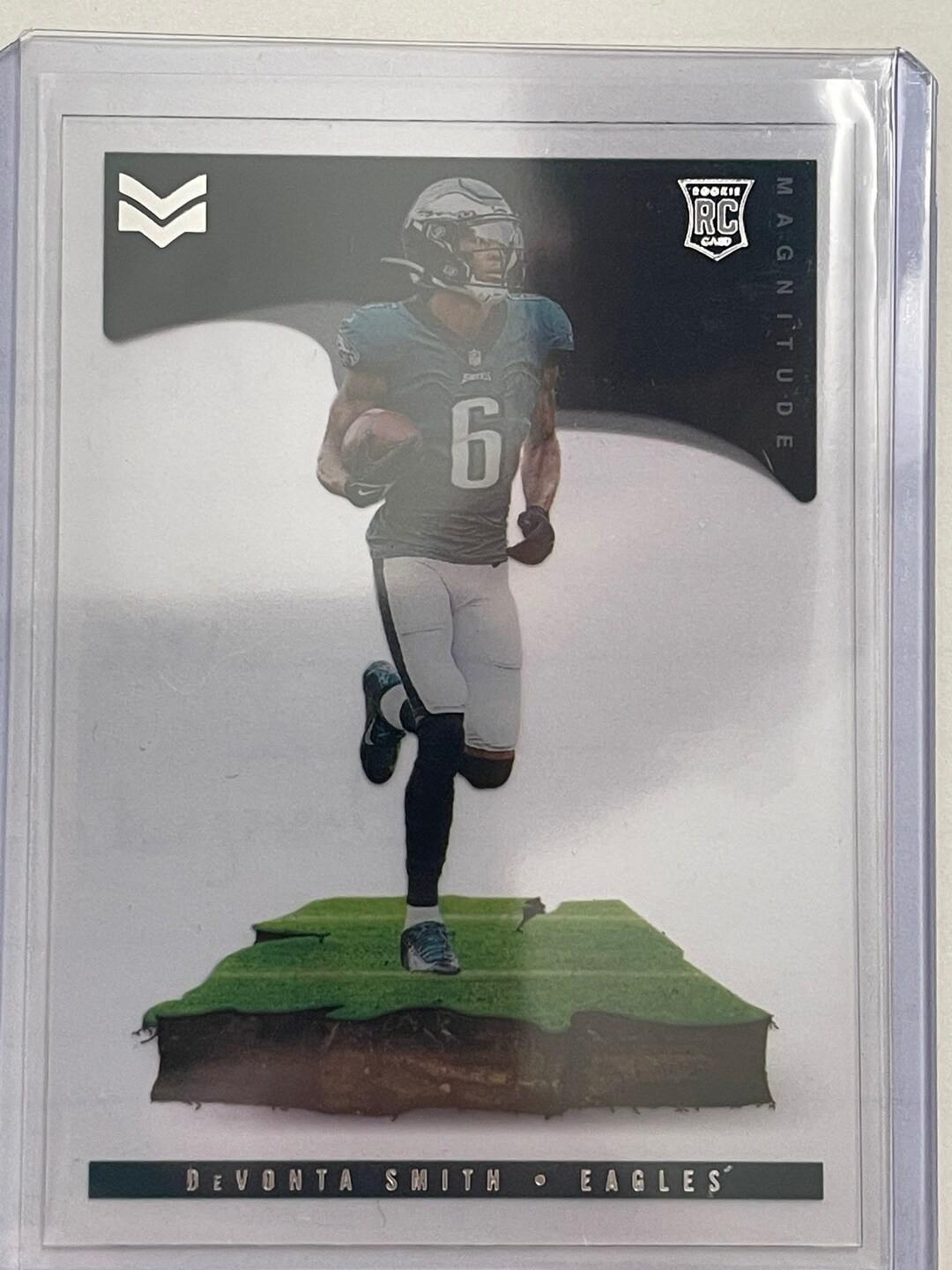 Devonta Smith Rookie Card 2021 NFL Panini Chronicles Magnitude Eagles ...