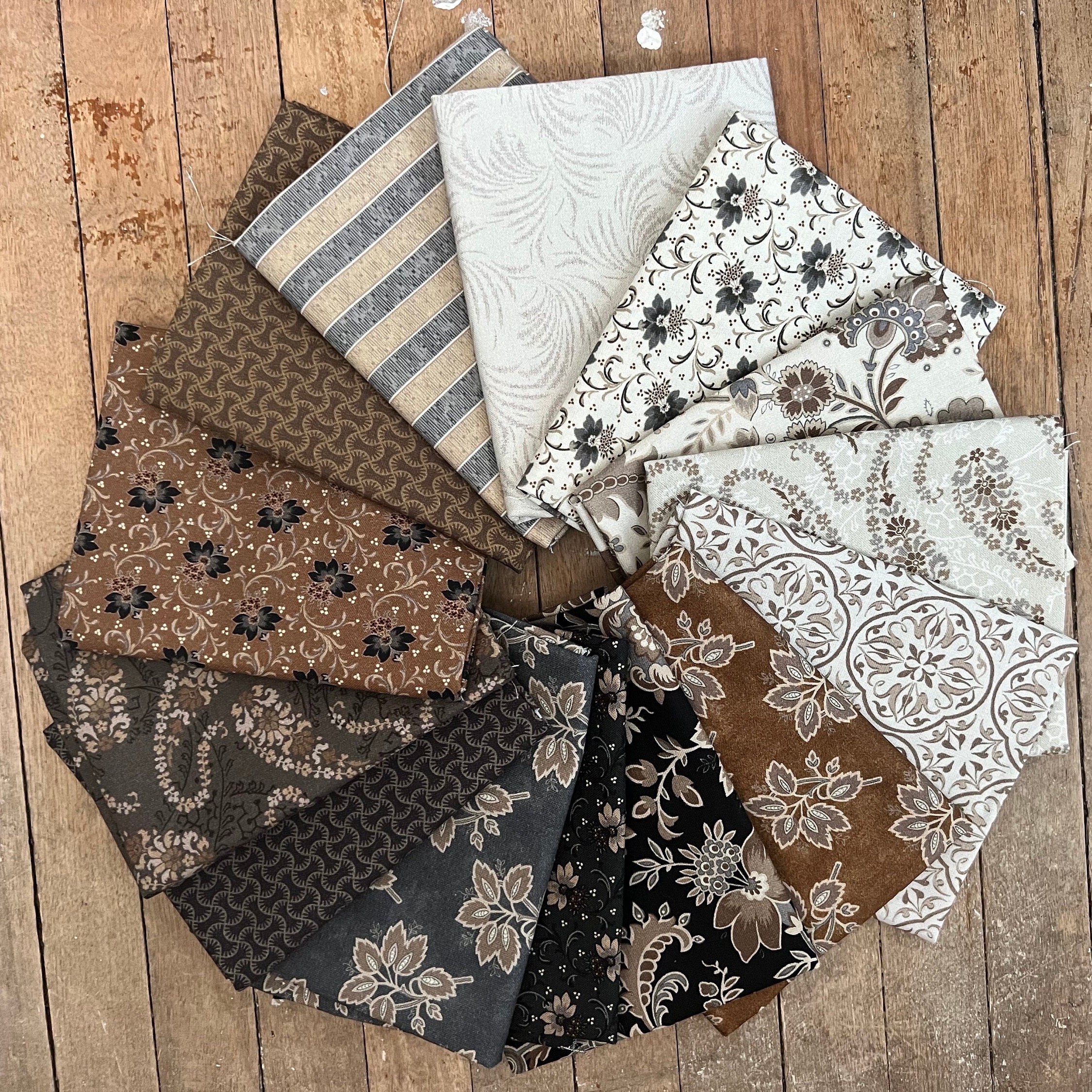 Paper Petals Fat Quarter Bundle, 14 Fat Quarters, Nancy Rink for Marcus ...