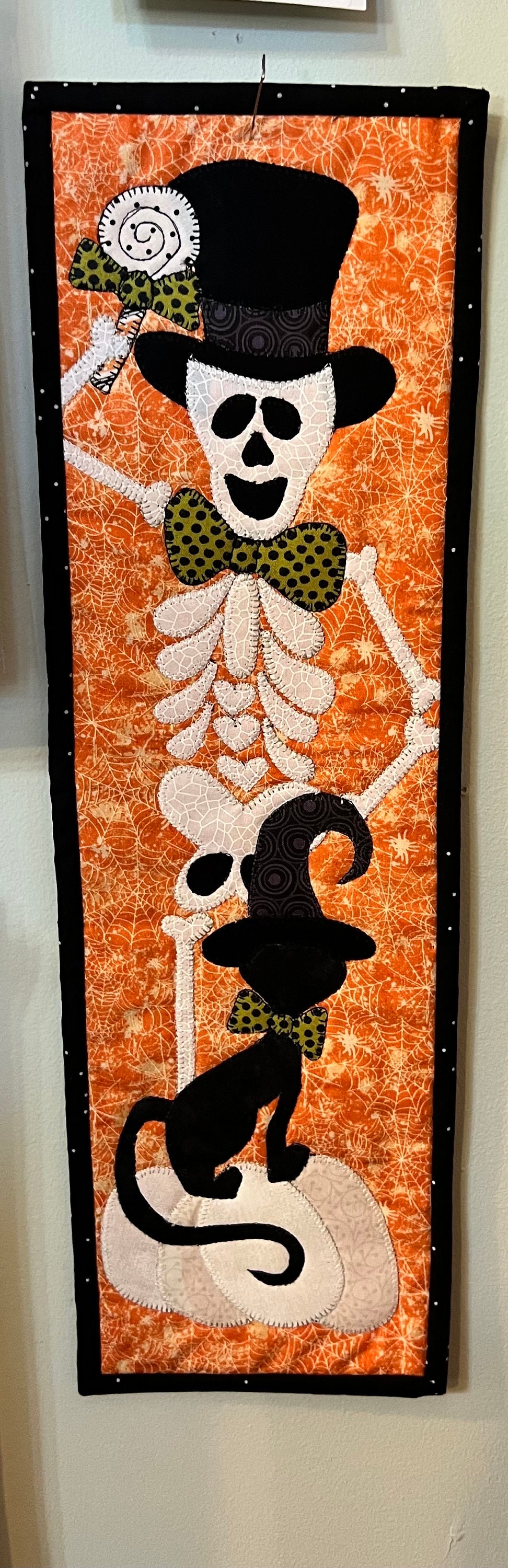 Mr. Skeleton Halloween Quilt Kit, Wall Hanging Quilt Kit, Holiday Mini ...