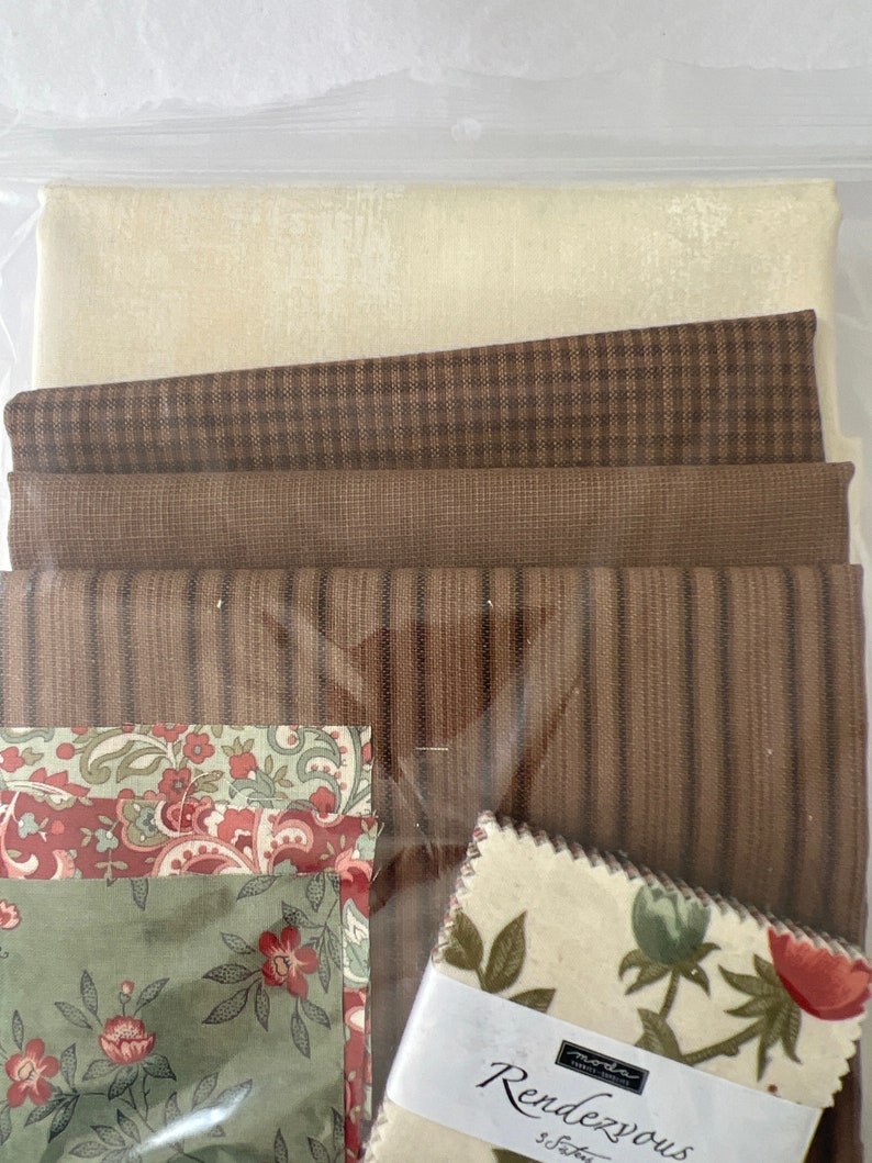 Candy Spools Mini Quilt Kit, Moda Table Topper Kit, Table Topper ...