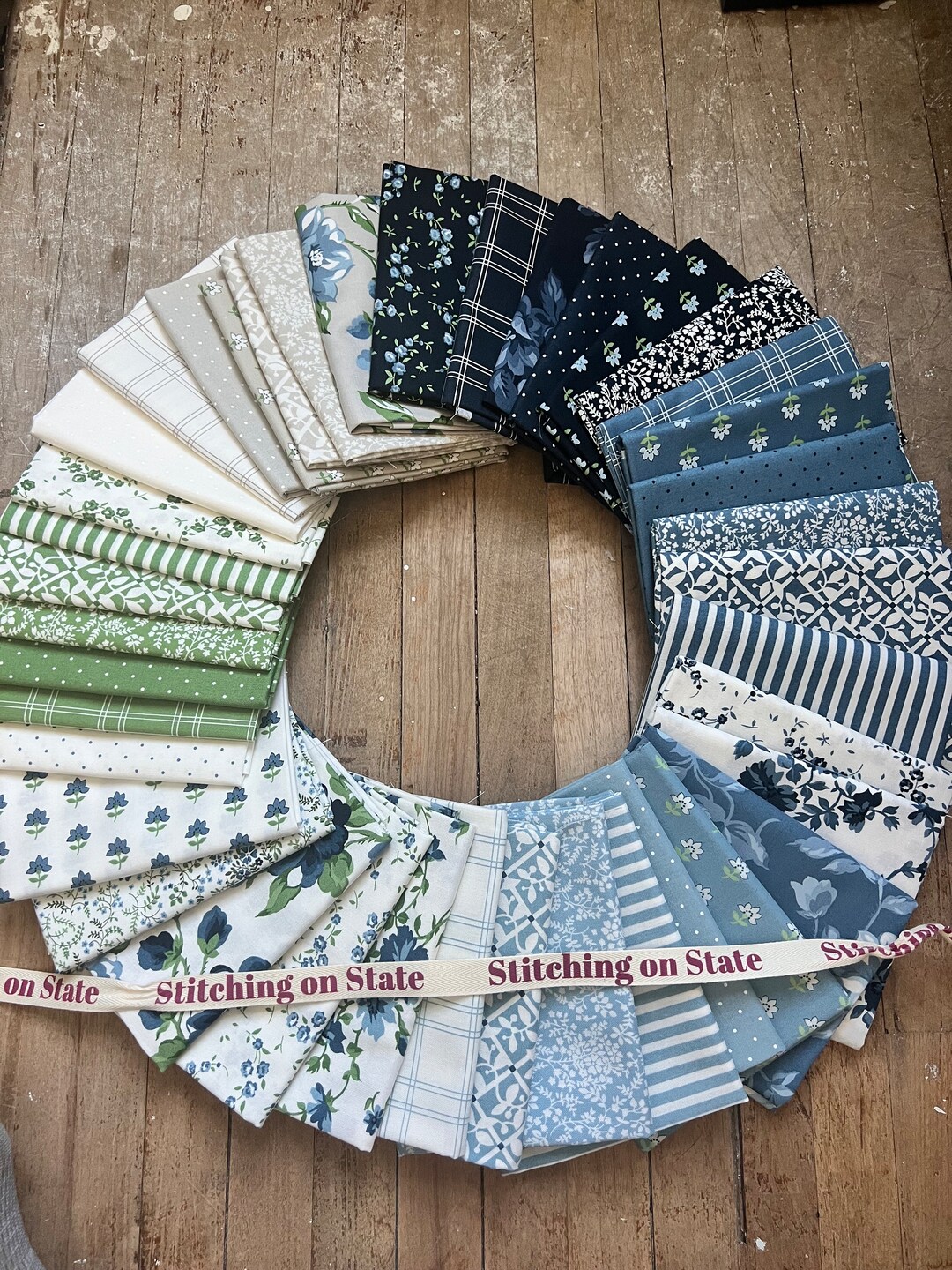 Shoreline Fat Quarter Bundle, Camille Roskelley 40 Fat Quarters, 10 ...